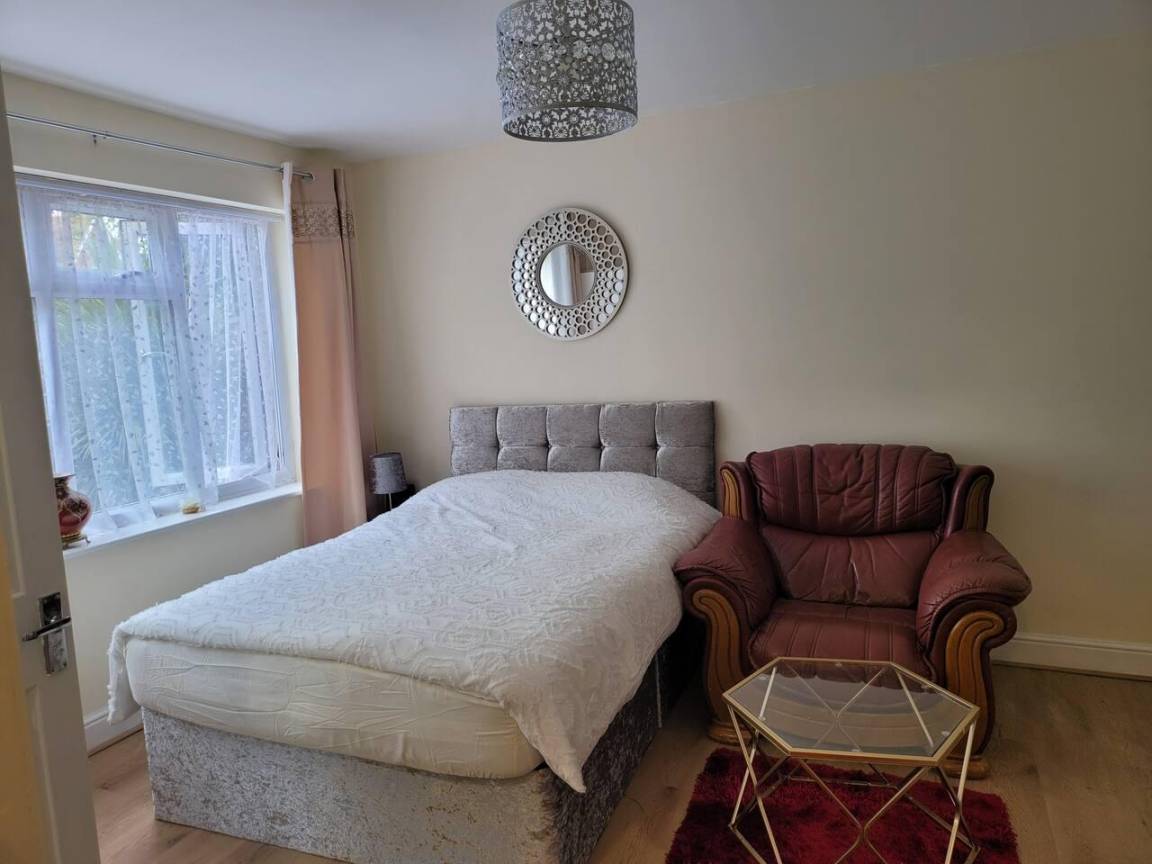 40 M² House ∙ 1 Bedroom ∙ 2 Guests - Reading