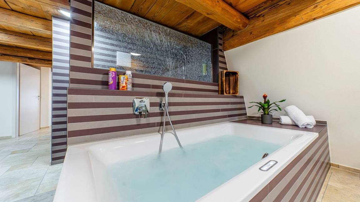 55 M² Ferienwohnung ∙ 2 Schlafzimmer ∙ 5 Gäste - Pleinfeld