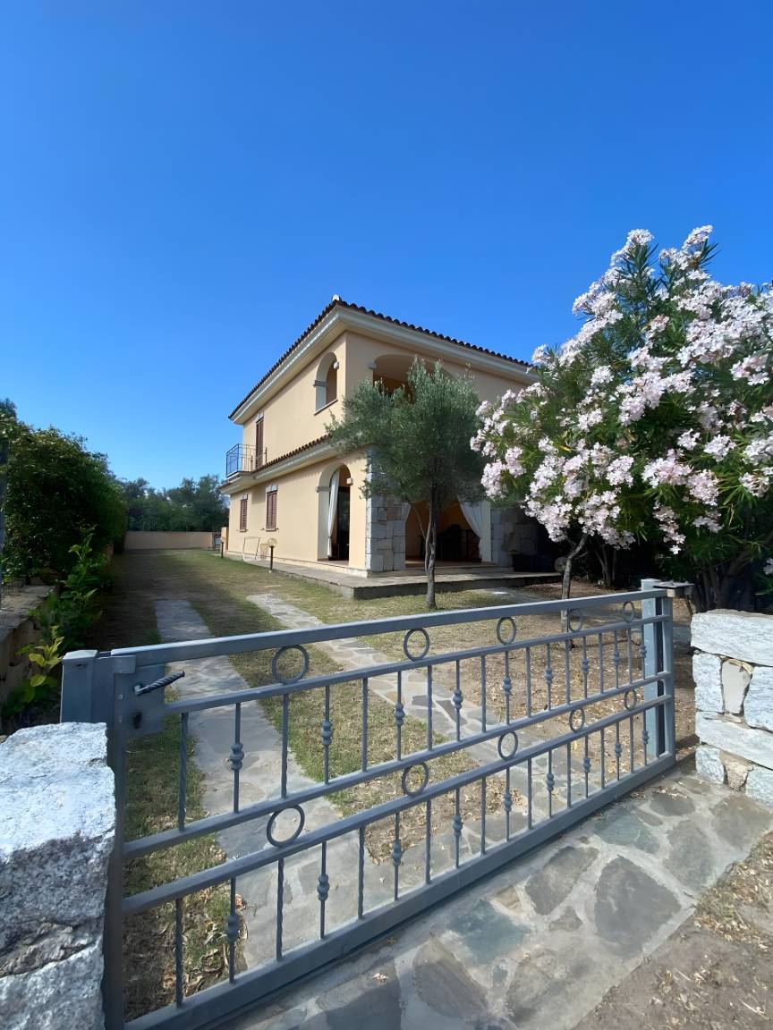 120 M² House ∙ 3 Bedrooms ∙ 8 Guests - San Teodoro