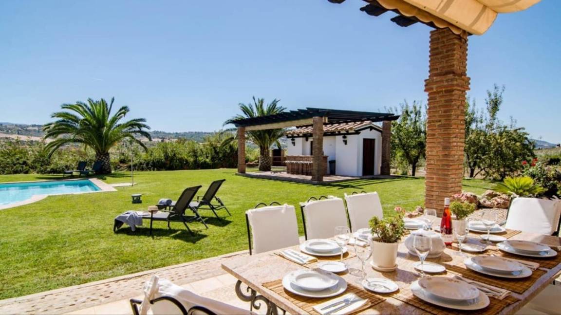 475 M² Villa ∙ 6 Bedrooms ∙ 12 Guests - Setenil de las Bodegas