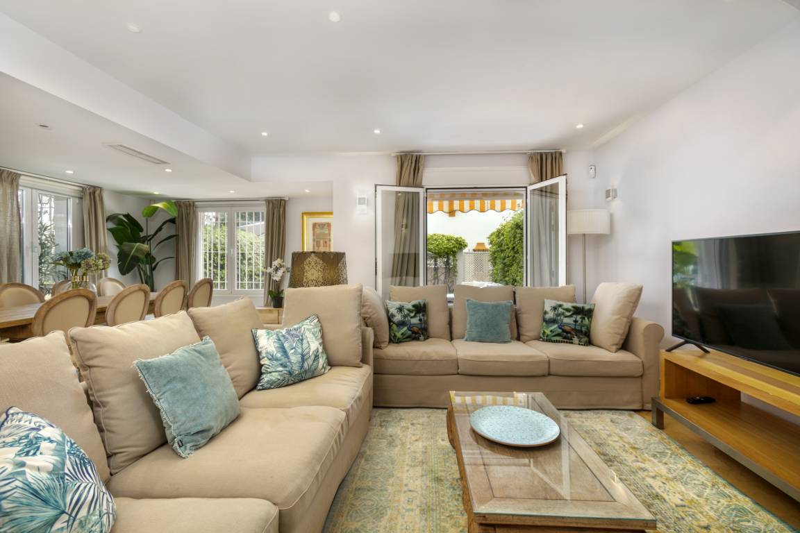 210 M² House ∙ 4 Bedrooms ∙ 8 Guests - Marbella