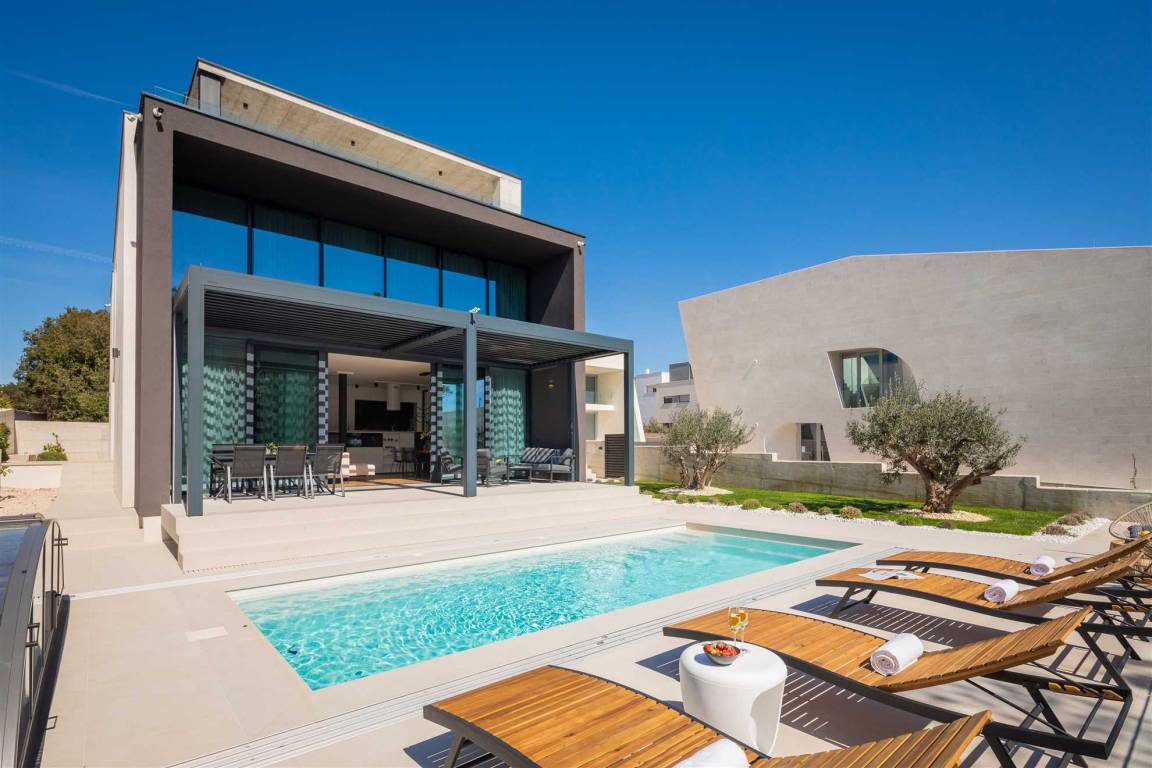 325 M² Villa ∙ 4 Schlafzimmer ∙ 8 Gäste - Zadar