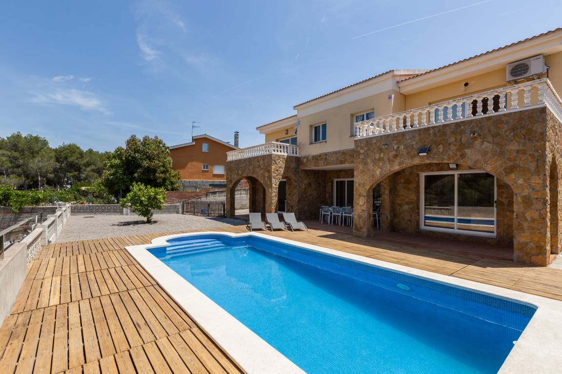 220 M² Casa ∙ 5 Habitaciones ∙ 10 Huéspedes - Sitges