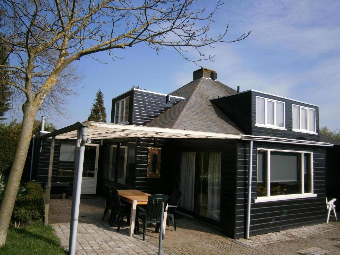93 M² House ∙ 3 Bedrooms ∙ 6 Guests - Zierikzee