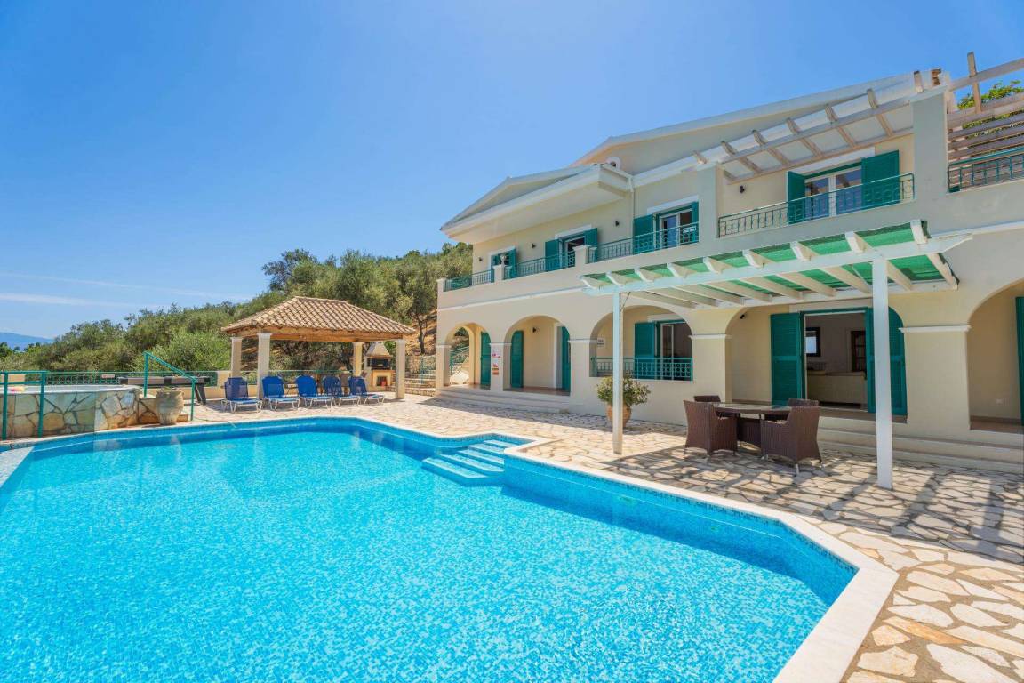 Villa ∙ 6 Bedrooms ∙ 12 Guests - Corfu