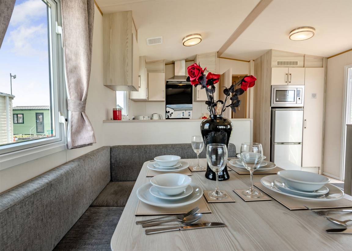 Caravan ∙ 3 Bedrooms ∙ 8 Guests - Isle of Wight