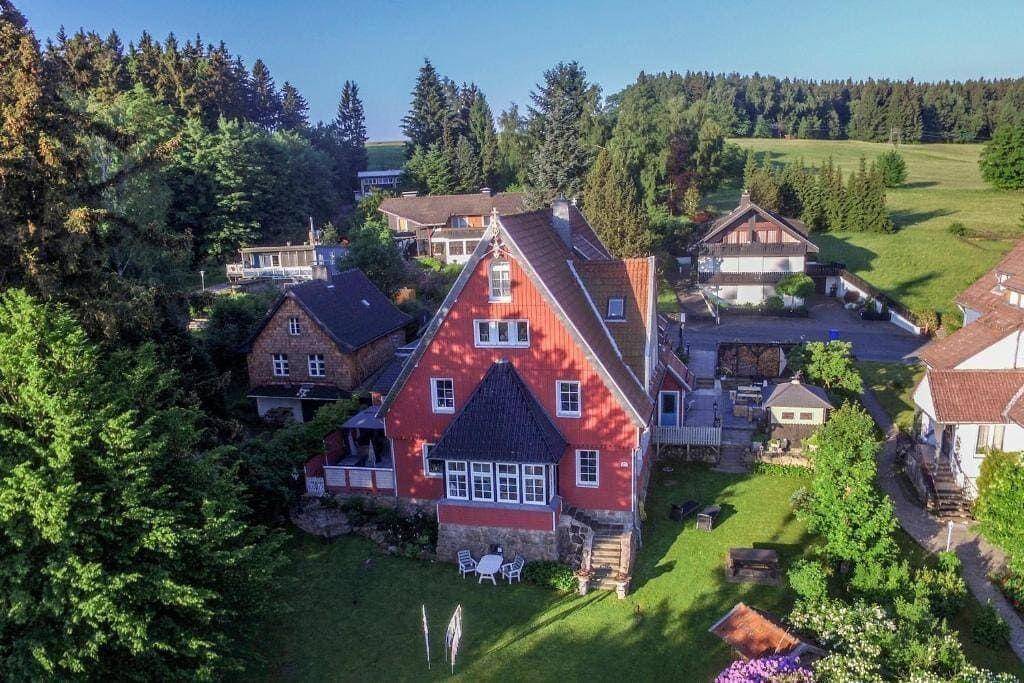 170 M² Ferienwohnung ∙ 4 Schlafzimmer ∙ 8 Gäste - Ilsenburg (Harz)