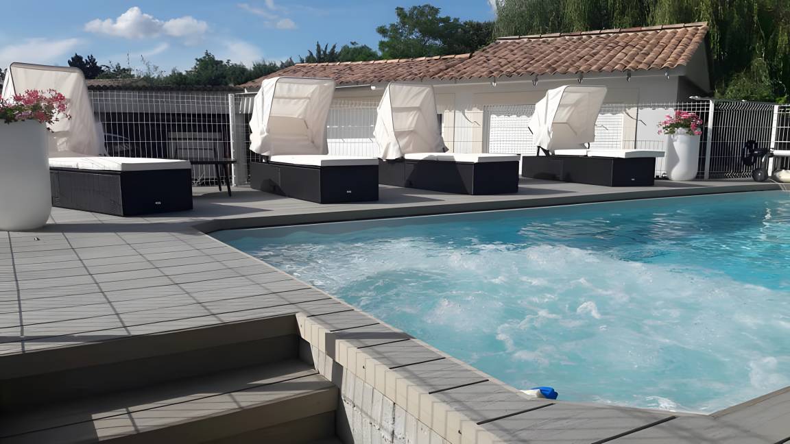 20 M² Chambre D'hôtes ∙ 1 Chambre ∙ 2 Personnes - Bagnols-sur-Cèze