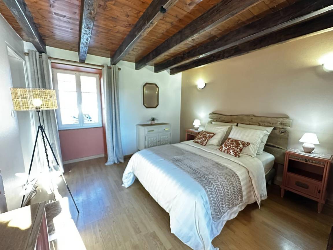 75 M² Gîte ∙ 2 Chambres ∙ 4 Personnes - Saint-Amand-Montrond