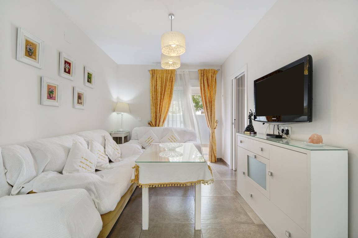 120 M² Apartment ∙ 3 Bedrooms ∙ 6 Guests - Rota