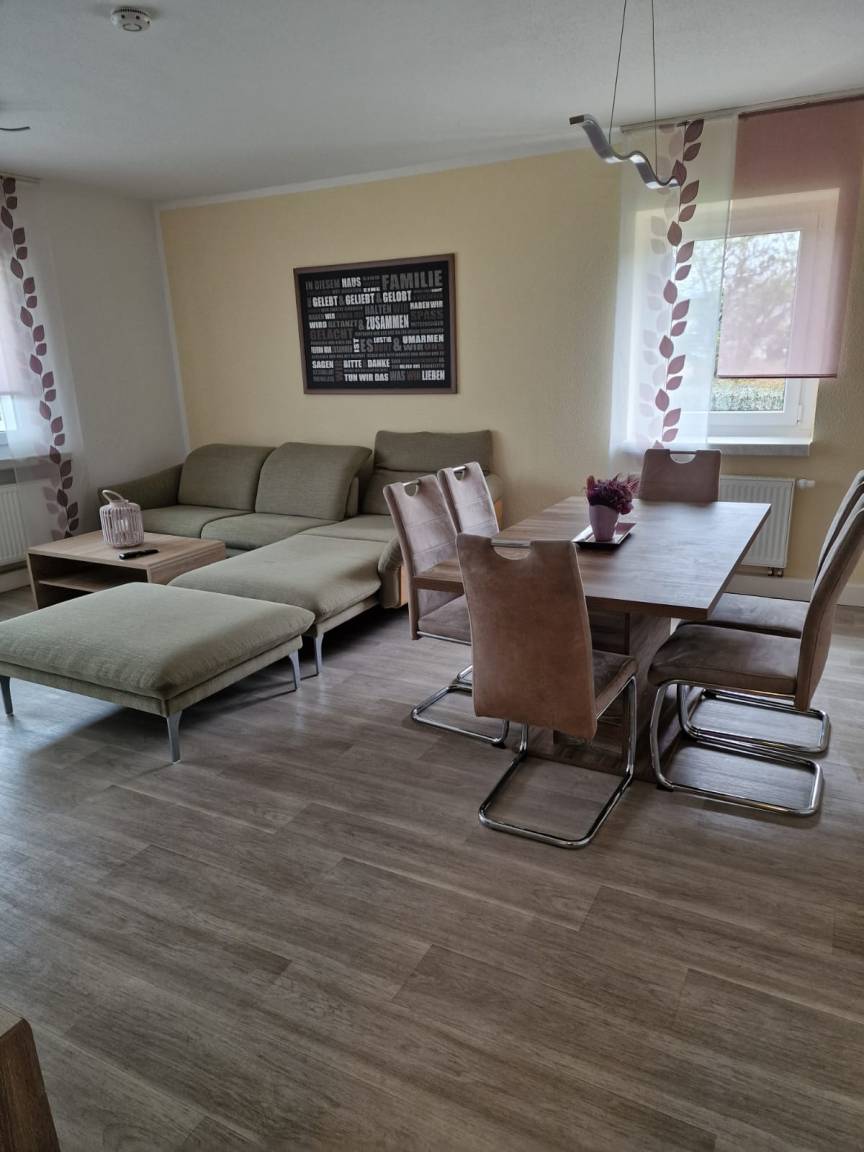 69 M² Ferienwohnung ∙ 2 Schlafzimmer ∙ 4 Gäste - Augustusburg