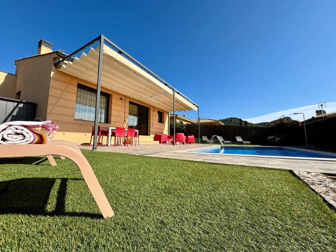115 M² Maison De Vacances ∙ 3 Chambres ∙ 6 Personnes - L'Escala