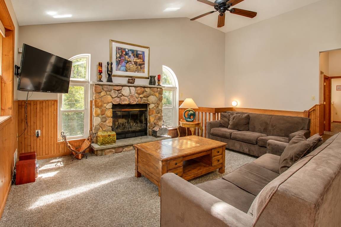 232 M² House ∙ 5 Bedrooms ∙ 11 Guests - Lake Harmony, PA