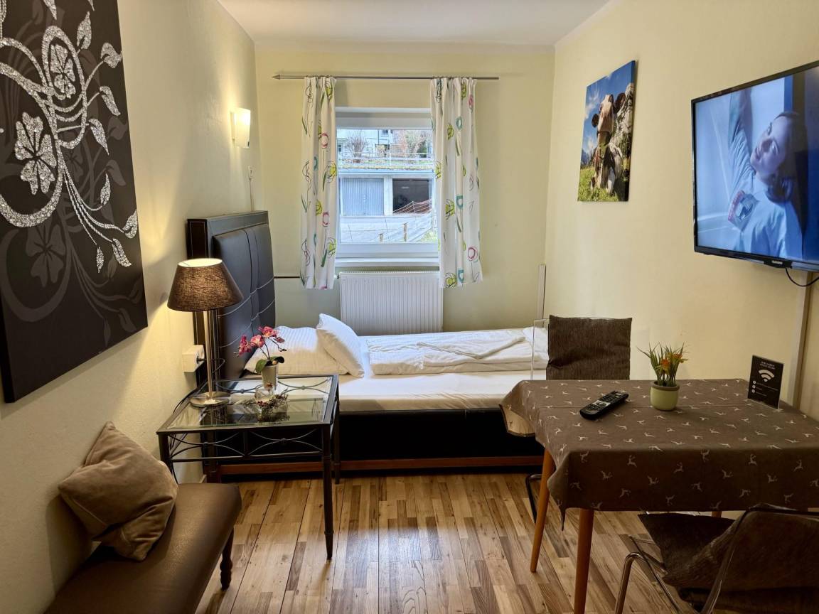 21 M² Hotel ∙ 1 Schlafzimmer ∙ 1 Gast - Oberaudorf