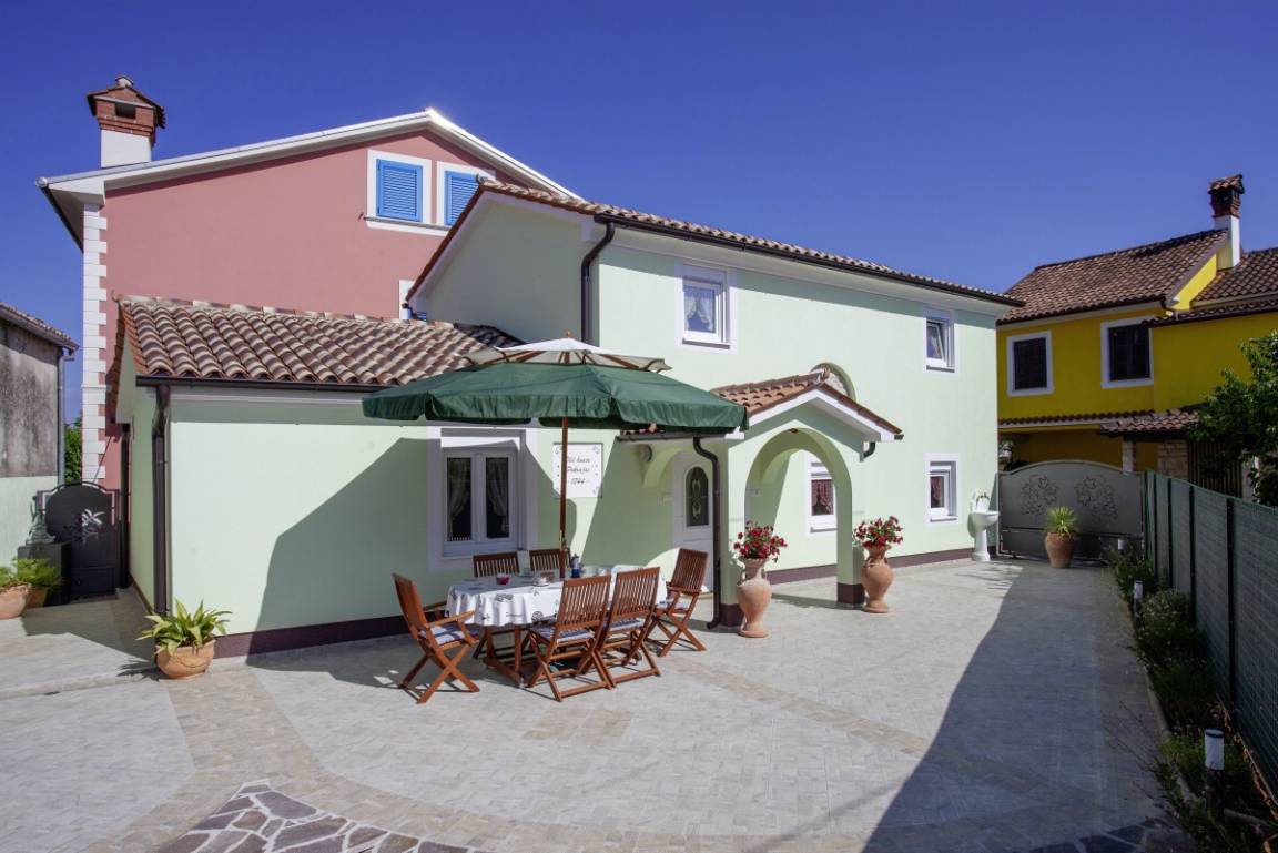 100 M² House ∙ 2 Bedrooms ∙ 5 Guests - Rovinj