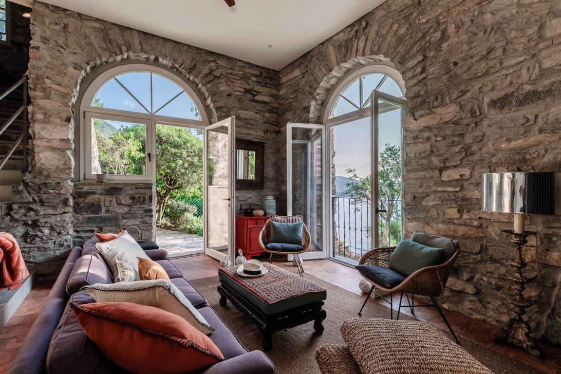 220 M² Villa ∙ 3 Bedrooms ∙ 6 Guests - Como
