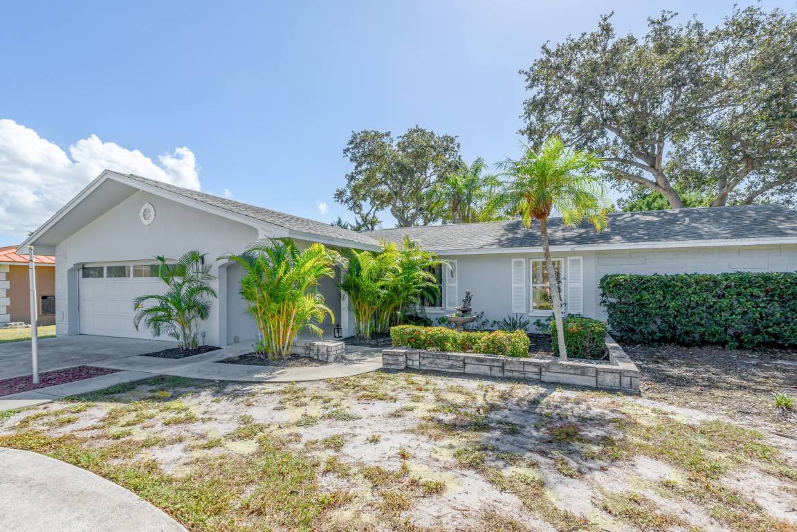 House ∙ 3 Bedrooms ∙ 12 Guests - Largo, FL