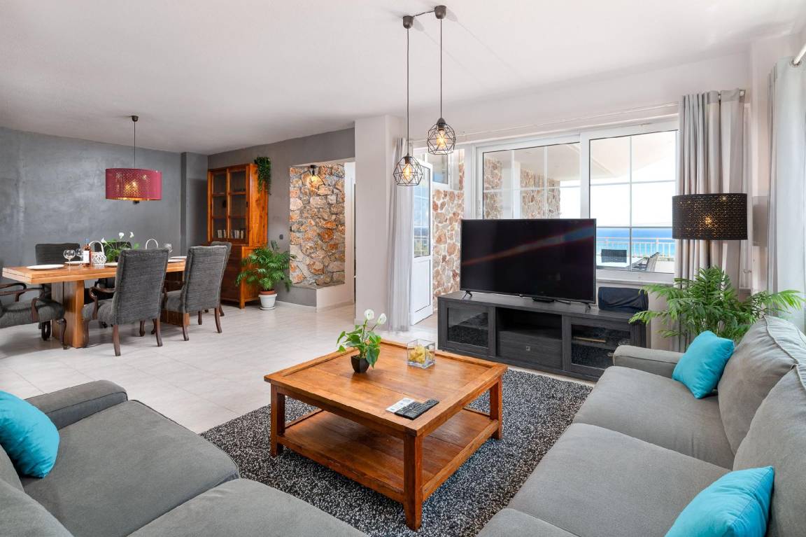 160 M² Apartment ∙ 3 Bedrooms ∙ 9 Guests - Rhodes (Greece)
