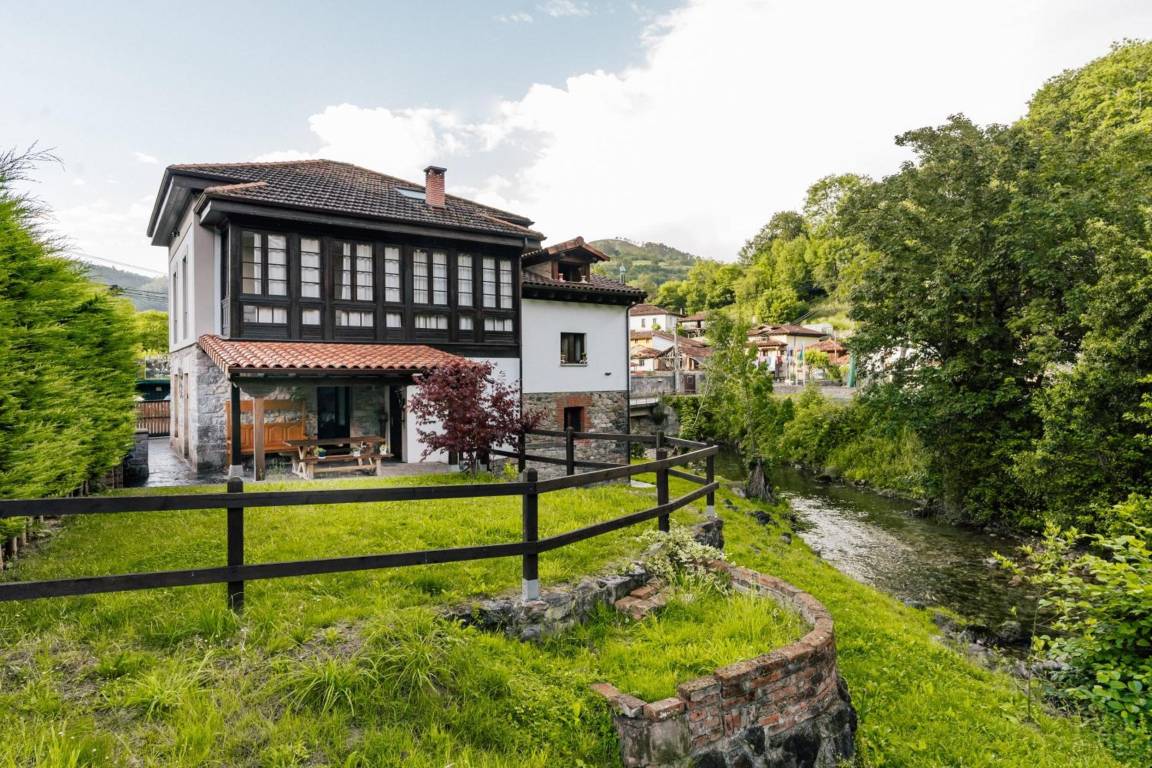 160 M² House ∙ 4 Bedrooms ∙ 10 Guests - Cangas de Onís