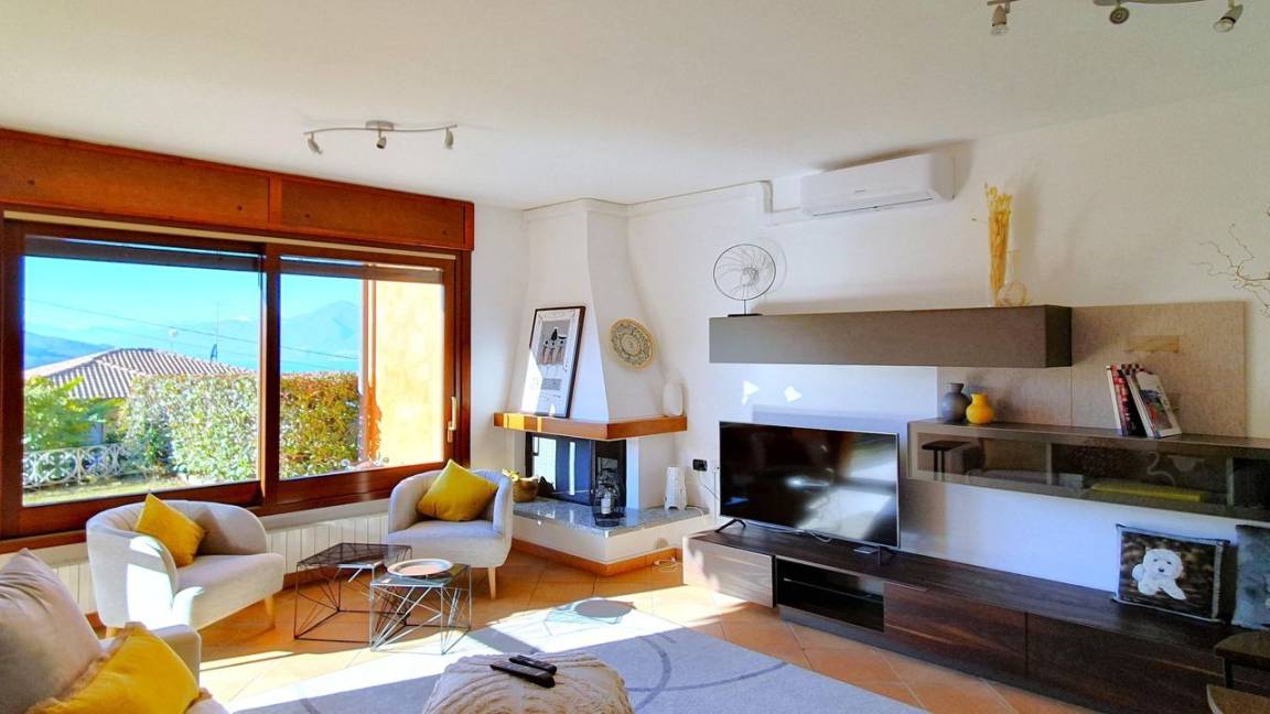120 M² Ferienhaus ∙ 2 Schlafzimmer ∙ 4 Gäste - Luino