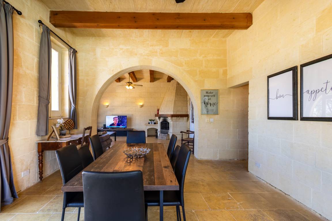Villa ∙ 4 Bedrooms ∙ 10 Guests - Malta