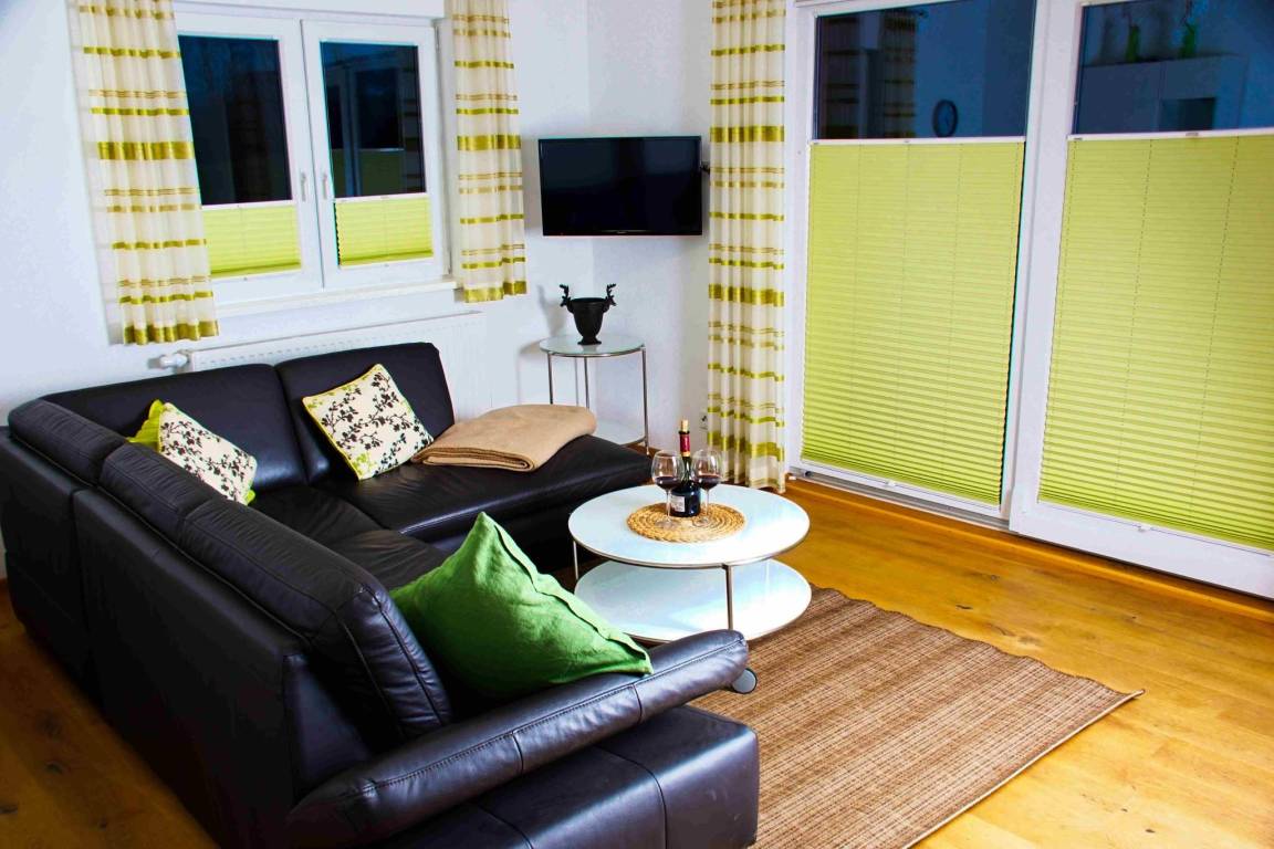 75 M² Ferienwohnung ∙ 2 Schlafzimmer ∙ 4 Gäste - Trendelburg