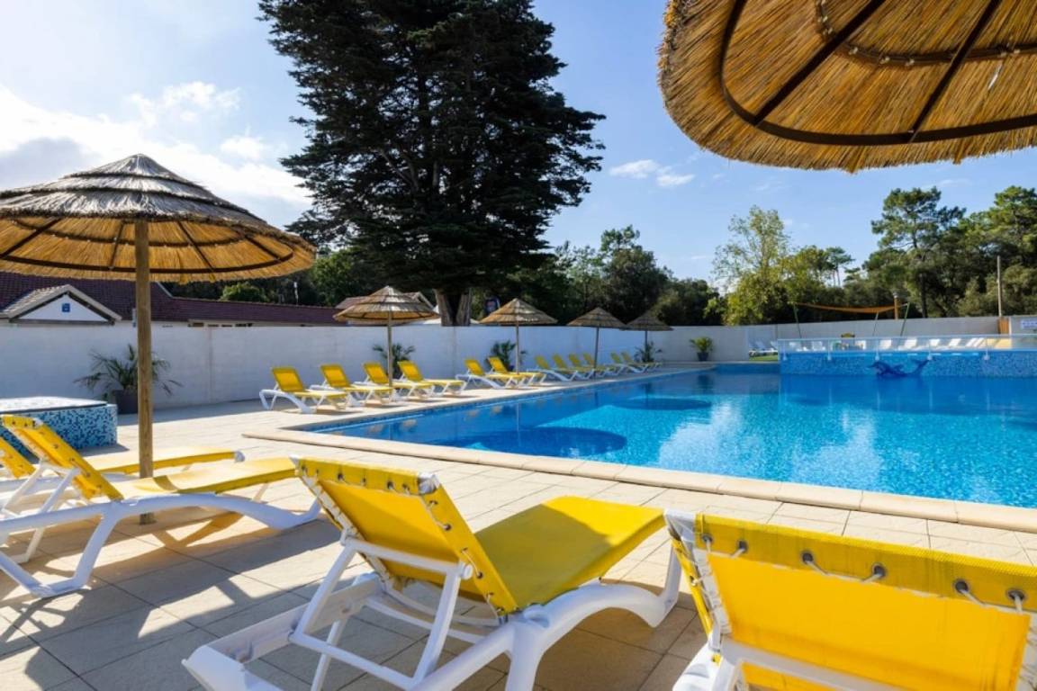 27 M² Camping ∙ 2 Chambres ∙ 4 Personnes - La Barre-de-Monts