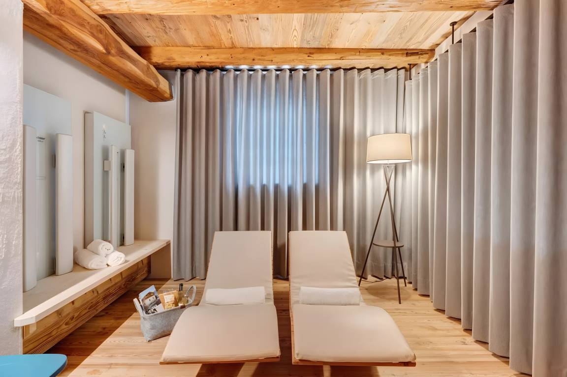 427 M² Chalet ∙ 9 Bedrooms ∙ 24 Guests - Alpe di Siusi