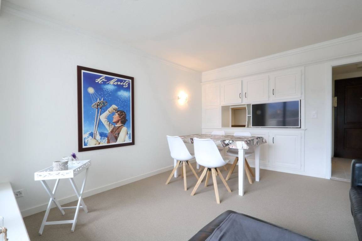 44 M² Apartment ∙ 1 Bedroom ∙ 3 Guests - Silvaplana