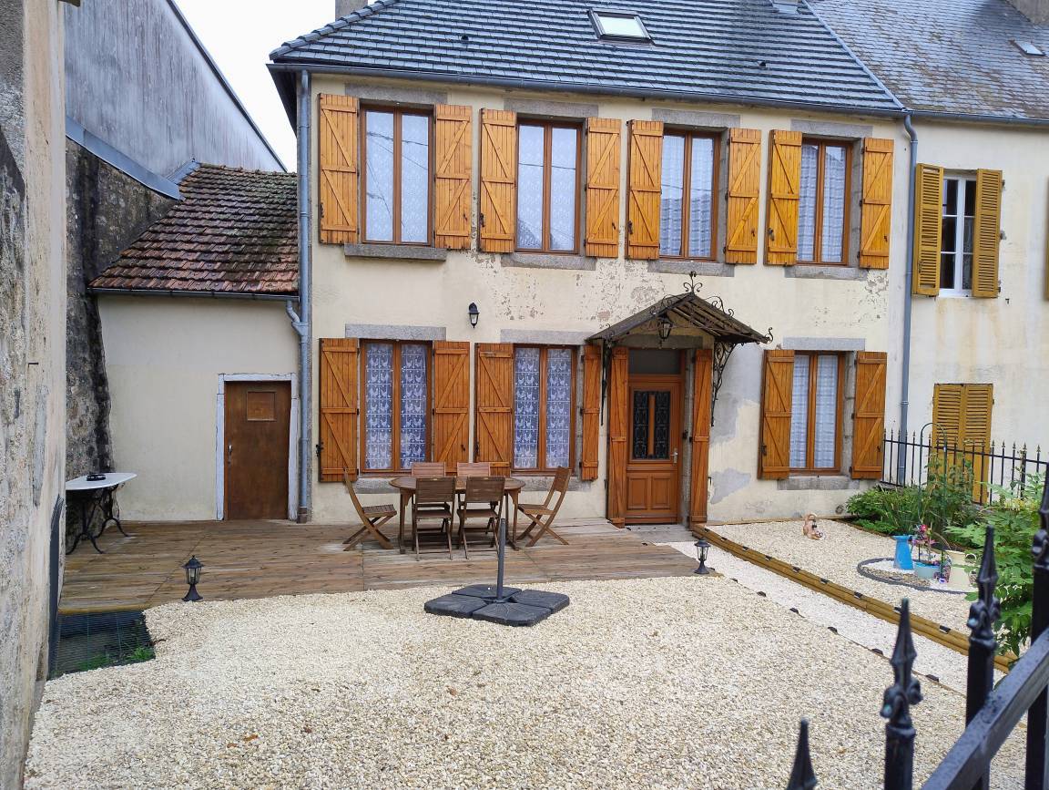 114 M² Maison De Vacances ∙ 2 Chambres ∙ 8 Personnes - Corbigny
