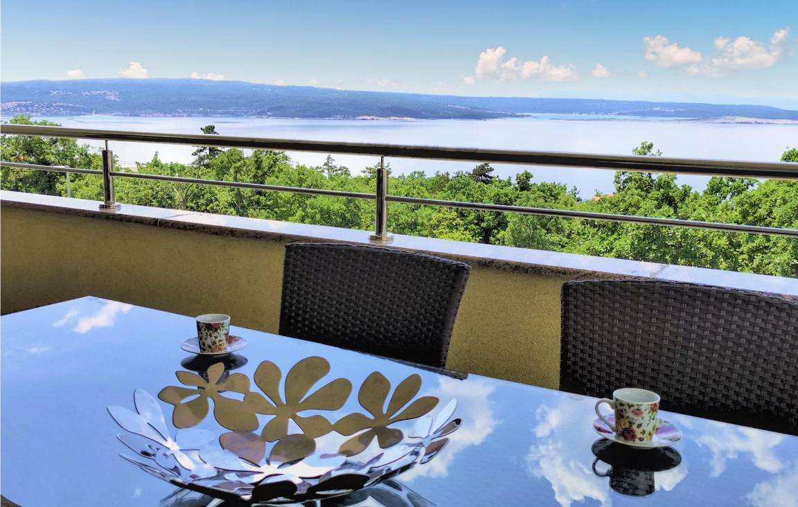 134 M² Maisonette ∙ 6 Bedrooms ∙ 12 Guests - Crikvenica