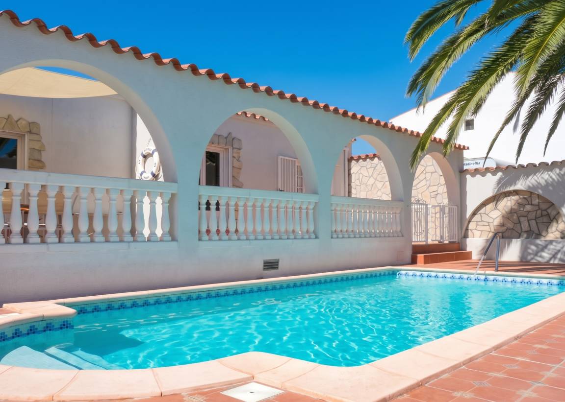 180 M² Villa ∙ 4 Schlafzimmer ∙ 8 Gäste - Empuriabrava