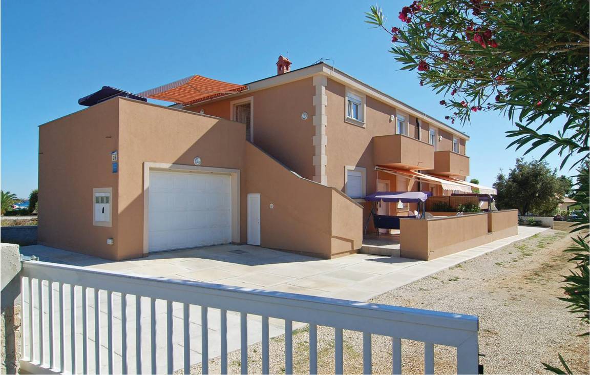 68 M² Apartment ∙ 2 Bedrooms ∙ 4 Guests - Vir