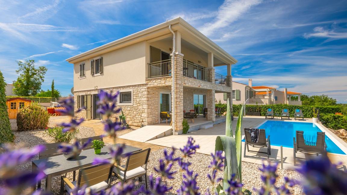 240 M² Villa ∙ 4 Schlafzimmer ∙ 8 Gäste - Novigrad