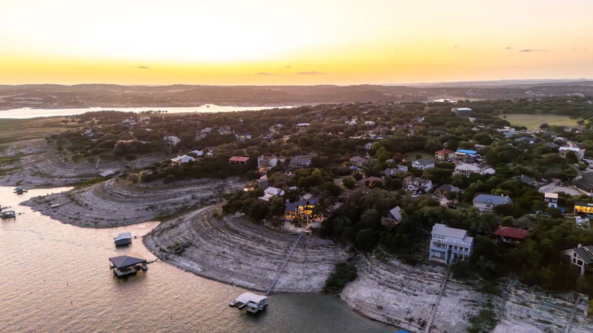 336 M² House ∙ 5 Bedrooms ∙ 16 Guests - Lago Vista, TX