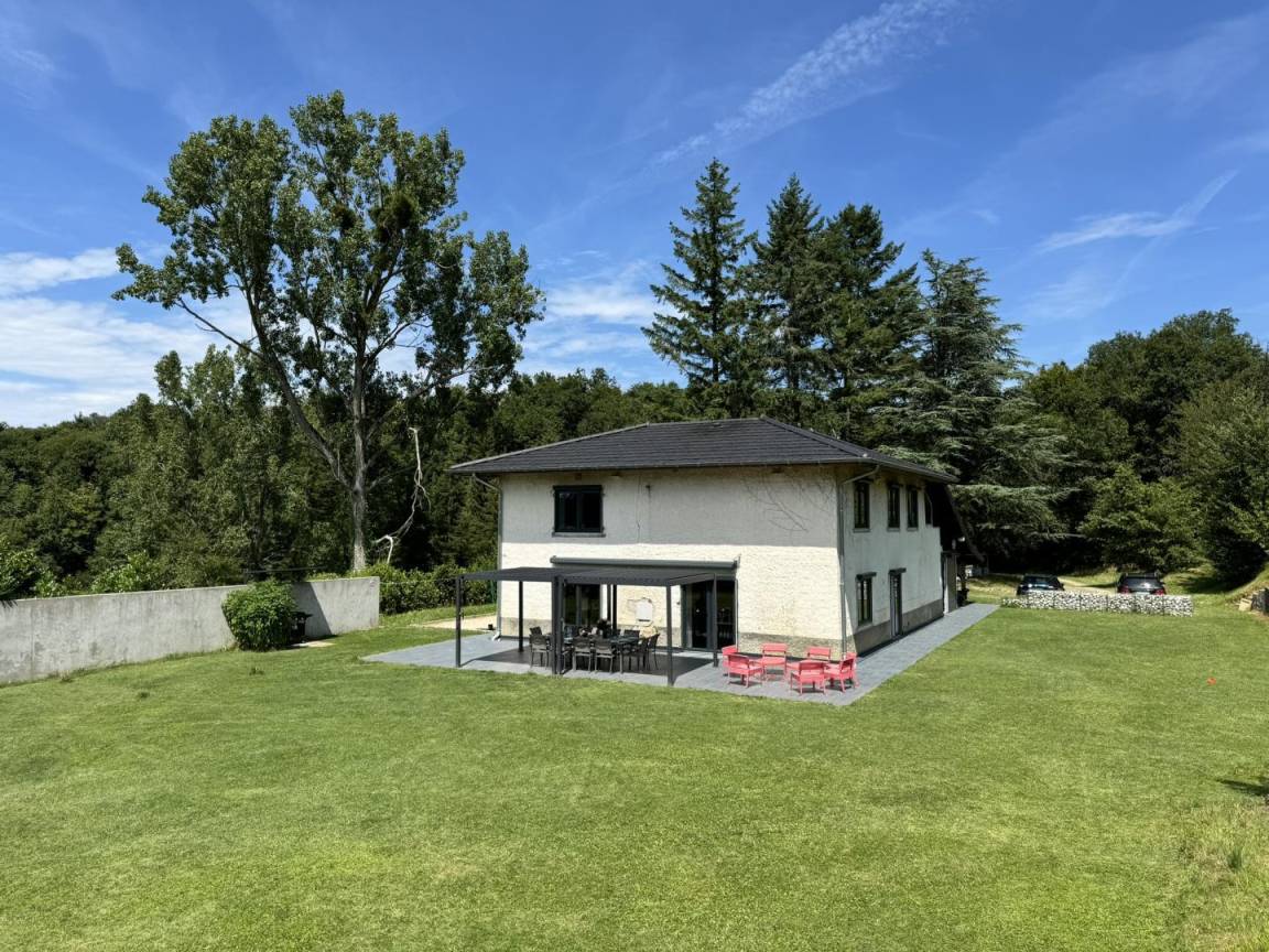232 M² Gîte ∙ 6 Chambres ∙ 12 Personnes - Saint-Bonnet-de-Chavagne