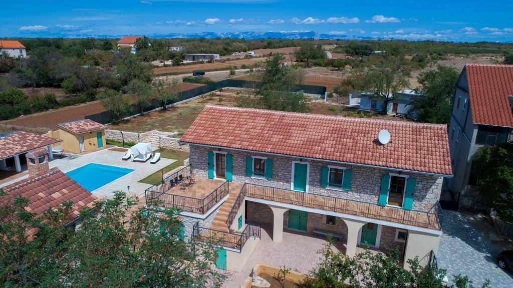 250 M² Ferienhaus ∙ 4 Schlafzimmer ∙ 8 Gäste - Sukošan