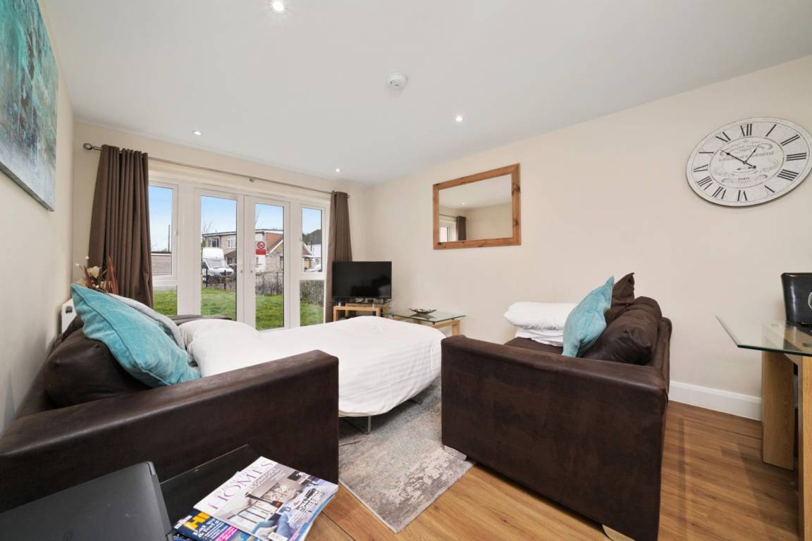 70 M² Apartment ∙ 2 Bedrooms ∙ 8 Guests - Hounslow