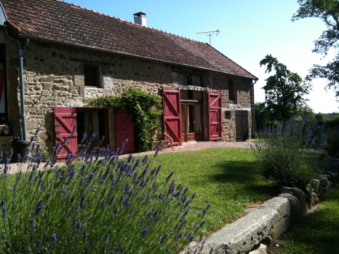 110 M² Gîte ∙ 3 Chambres ∙ 6 Personnes - Montmarault
