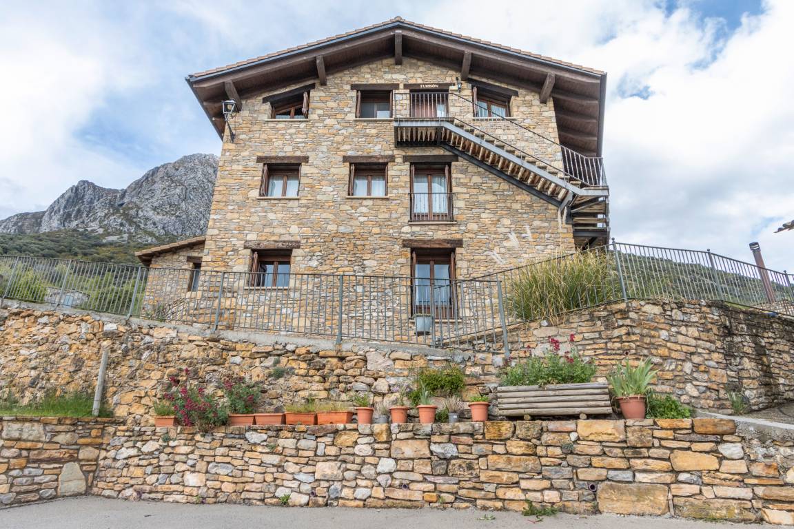 95 M² Apartamento ∙ 3 Habitaciones ∙ 9 Huéspedes - Campo