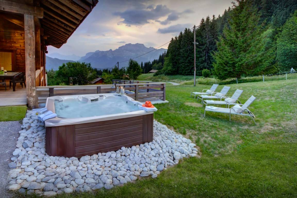 140 M² Chalet ∙ 4 Bedrooms ∙ 8 Guests - Manigod