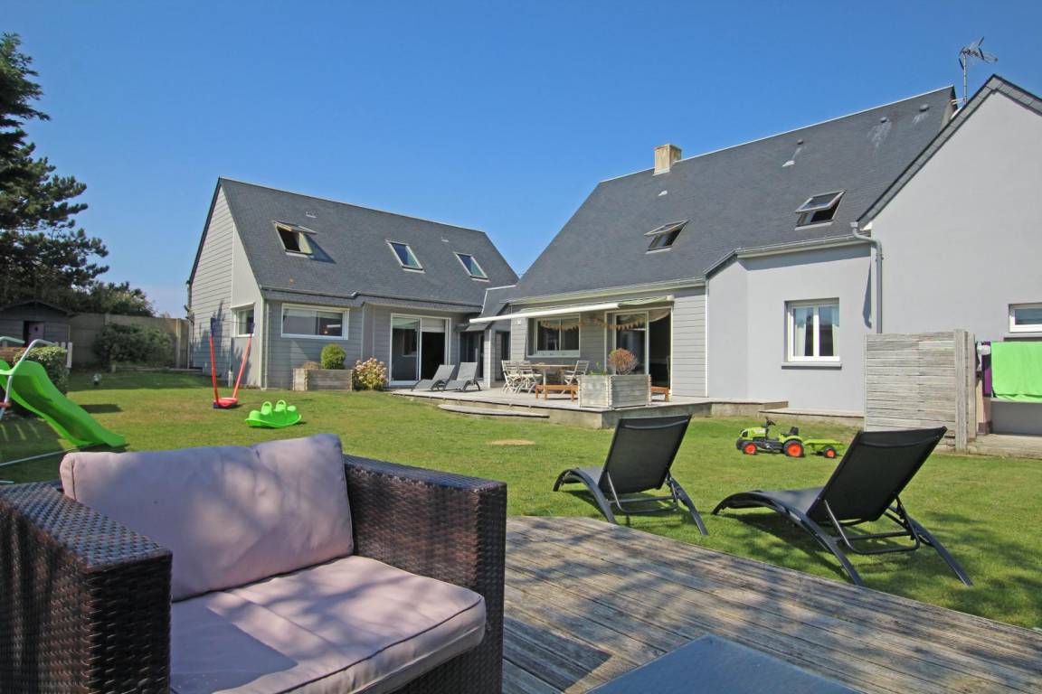 230 M² Gîte ∙ 5 Bedrooms ∙ 14 Guests - Manche