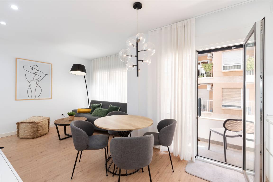 80 M² Apartamento ∙ 3 Habitaciones ∙ 5 Huéspedes - Águilas