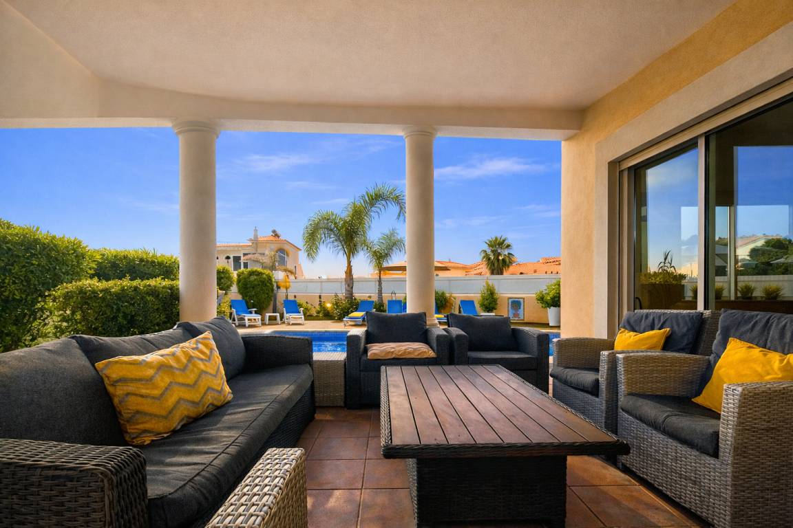 230 M² Villa ∙ 4 Habitaciones ∙ 10 Huéspedes - Guia