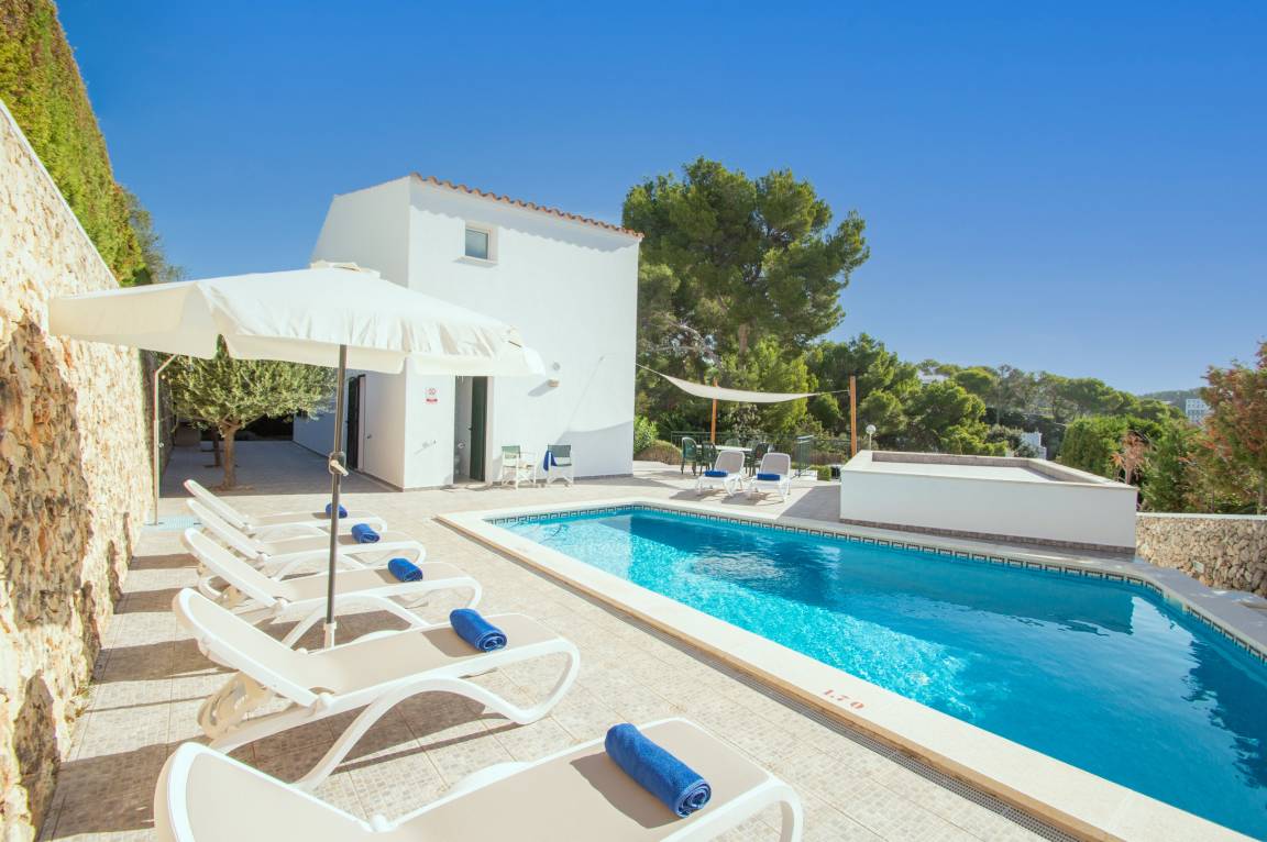 225 M² Villa ∙ 4 Habitaciones ∙ 8 Huéspedes - Cala Galdana