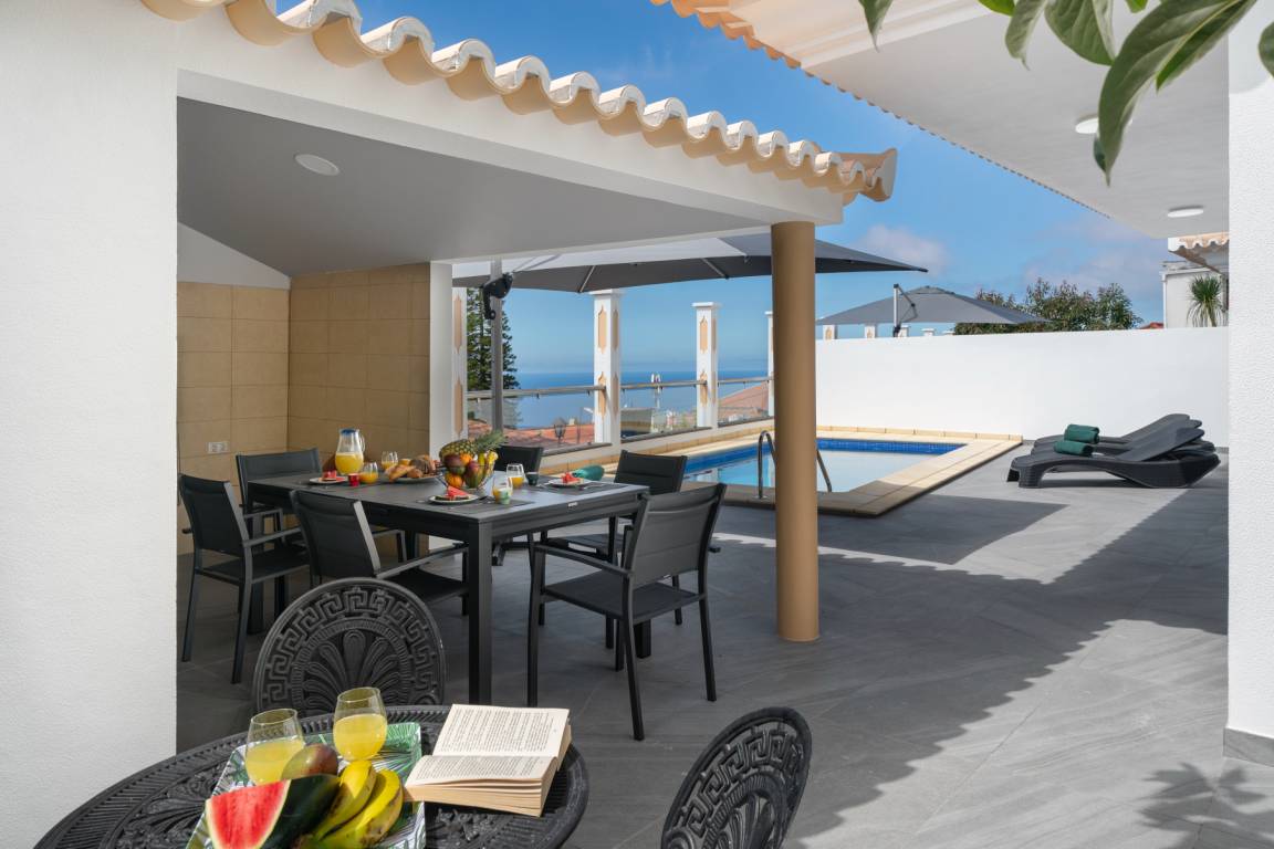 250 M² Villa ∙ 4 Chambres ∙ 8 Personnes - Funchal