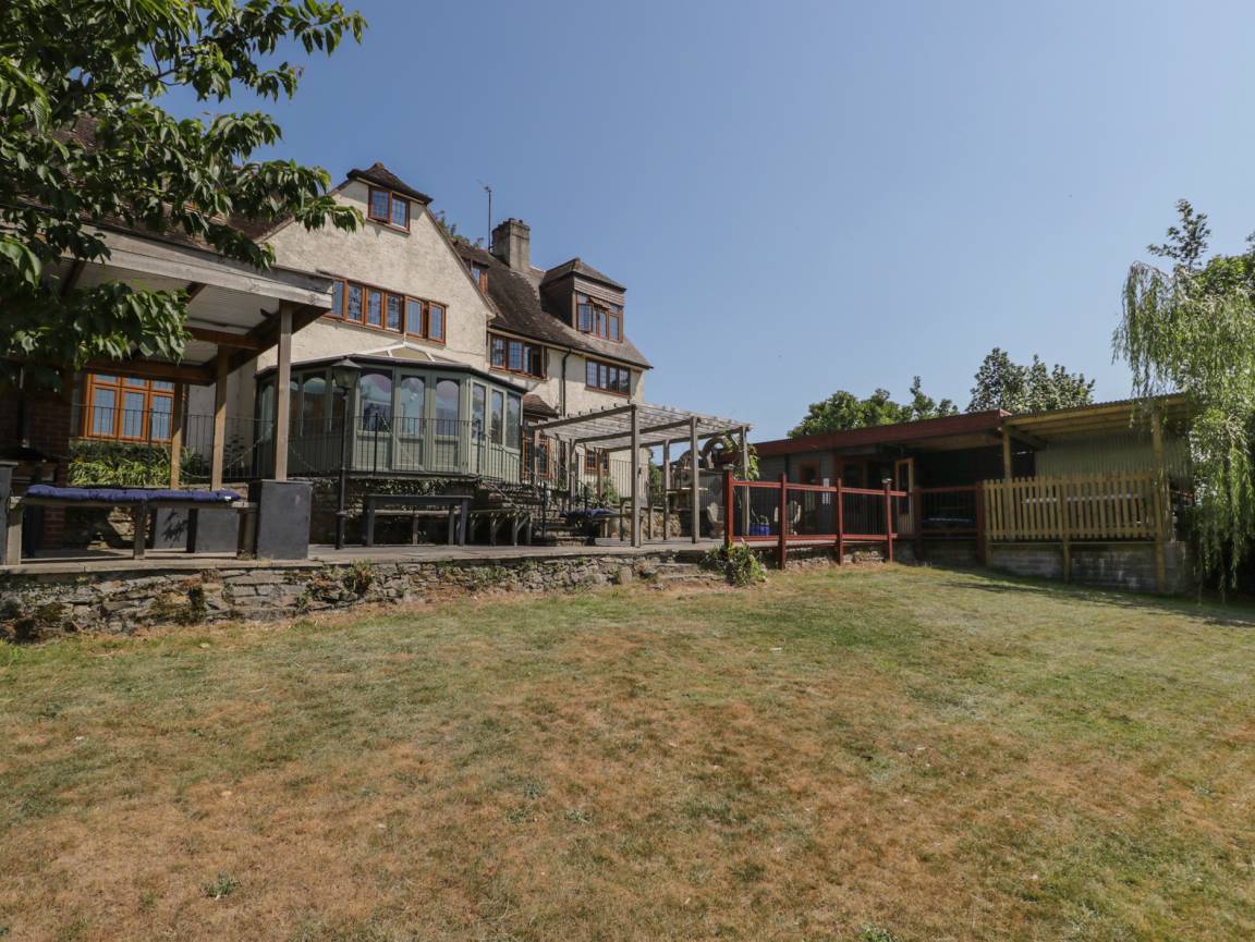 Cottage ∙ 8 Bedrooms ∙ 18 Guests - Exmoor
