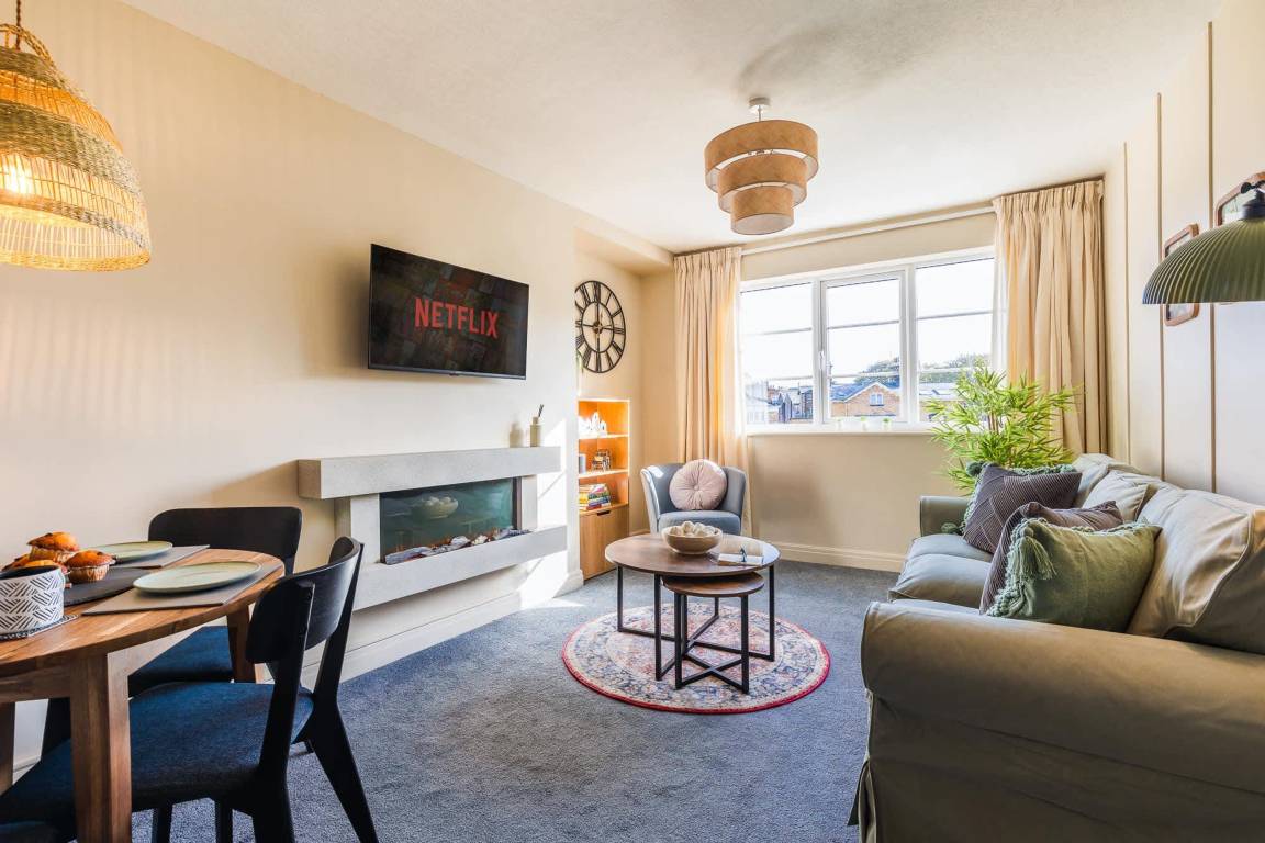 Apartment ∙ 2 Bedrooms ∙ 4 Guests - Scarborough