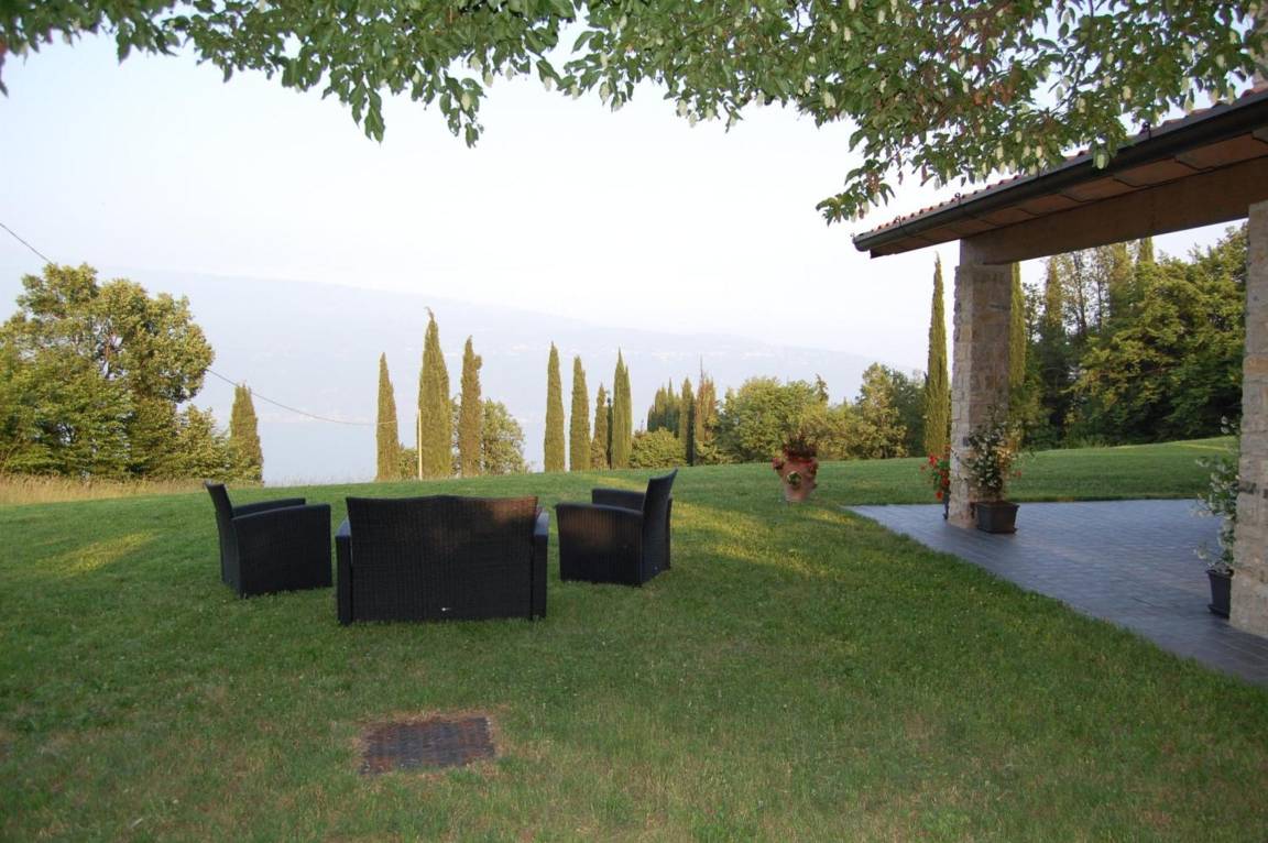 200 M² Villa ∙ 3 Bedrooms ∙ 7 Guests - Gardone Riviera