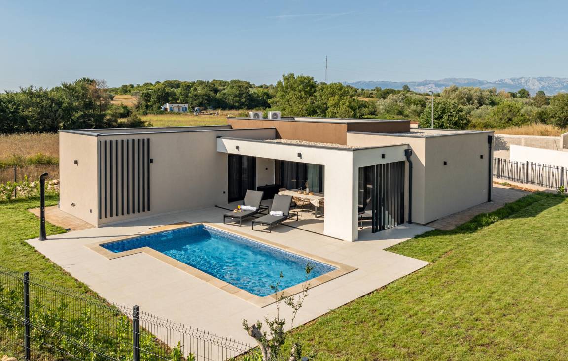 103 M² Ferienhaus ∙ 2 Schlafzimmer ∙ 6 Gäste - Zadar